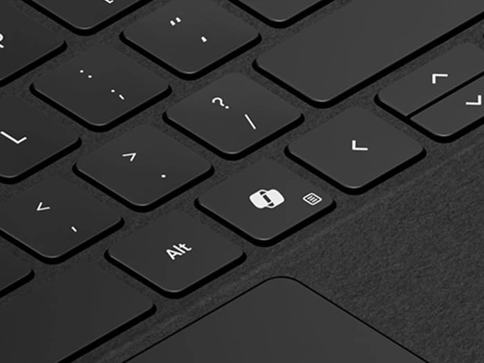 Microsoft Surface Pro Flex Keyboard mit Copilot-Taste ab € 309,46 (2026 ...